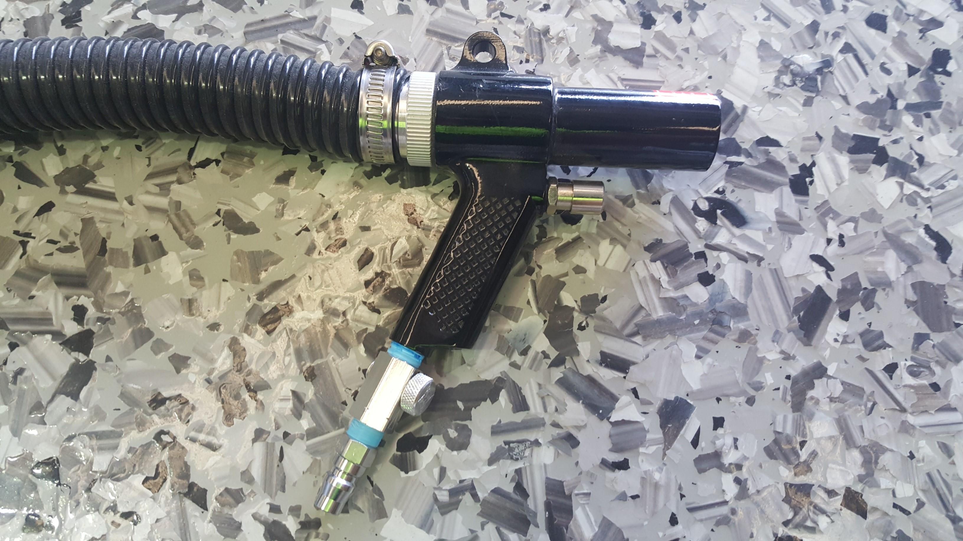 Flaking Gun | Designer Flake | Decorative Seamless Flooring